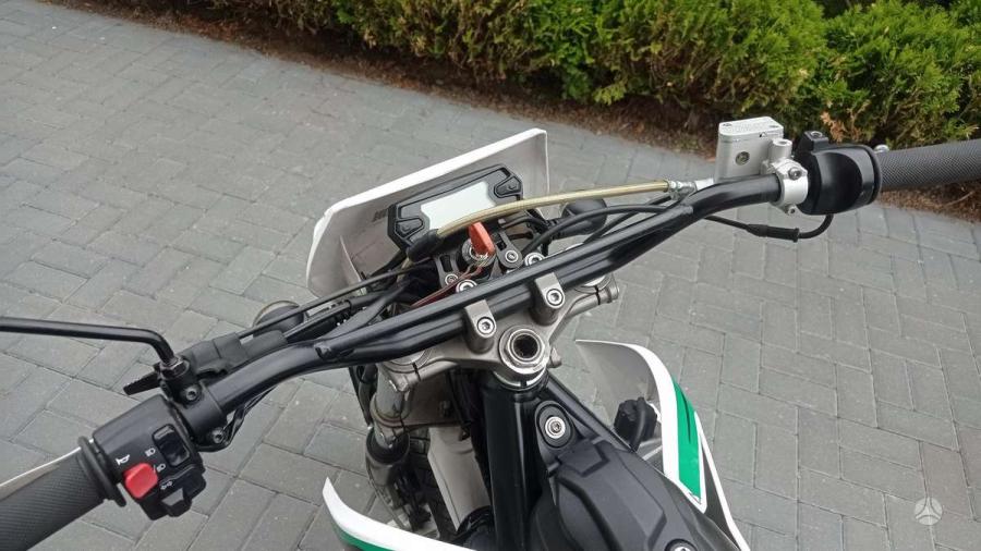 Balts Rieju MRT 2023 Vievis, ar dzinēja tilpumu 49.00 L un nobraukumu 15 tūkst. km par 1850 €, foto 7 vietnē AUTOMOTO.COM.LV