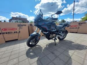 Black Rieju Xplora 557 2026 in Vilnius, with an engine capacity of 0.55 L and mileage of 0 thousand km for 5499 €, photo 3 on AUTOMOTO.COM.LV