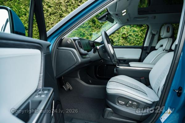 Zils Rivian R1S 2023 Rīga, ar dzinēja tilpumu 0.00 L un nobraukumu 30 tūkst. km par 87500 €, foto 10 vietnē AUTOMOTO.COM.LV