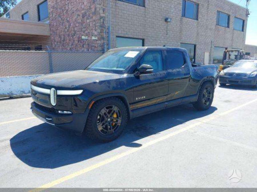 Black Rivian R1T 2023 in Klaipeda, with an engine capacity of 0.00 L and mileage of 106 thousand km for 18995 €, photo 3 on AUTOMOTO.COM.LV