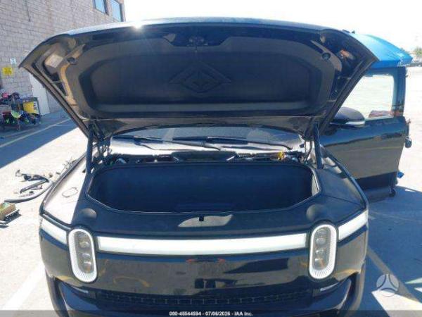 Black Rivian R1T 2023 in Klaipeda, with an engine capacity of 0.00 L and mileage of 106 thousand km for 18995 €, photo 10 on AUTOMOTO.COM.LV