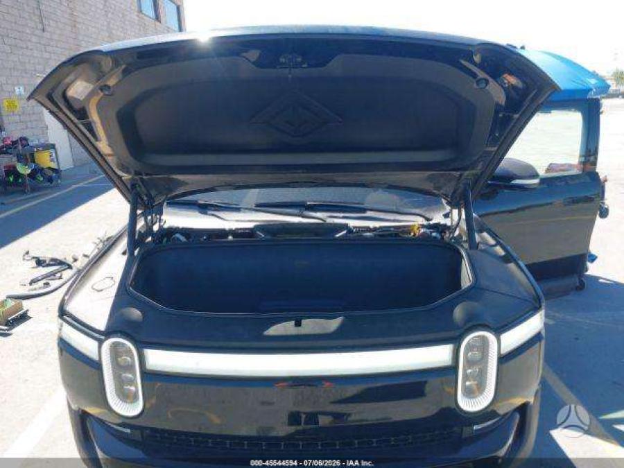 Black Rivian R1T 2023 in Klaipeda, with an engine capacity of 0.00 L and mileage of 106 thousand km for 18995 €, photo 11 on AUTOMOTO.COM.LV
