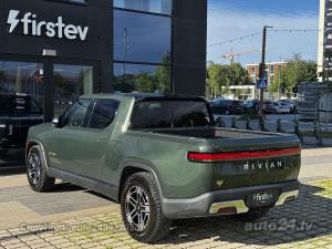 Зеленый Rivian R1T 2023 в Таллин, объемом двигателя 0.00 л и пробегом 57 тыс. км за 79990 €, фото 8 на AUTOMOTO.COM.LV