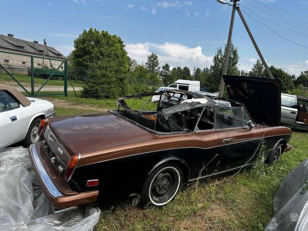 Brown Rolls-Royce Corniche 1979 in Kaunas, with an engine capacity of 6.70 L and mileage of 40 thousand km for 11200 €, photo 8 on AUTOMOTO.COM.LV