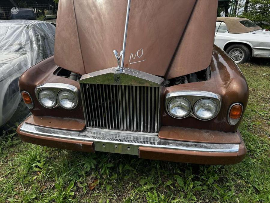 Brown Rolls-Royce Corniche 1979 in Kaunas, with an engine capacity of 6.70 L and mileage of 40 thousand km for 11200 €, photo 12 on AUTOMOTO.COM.LV