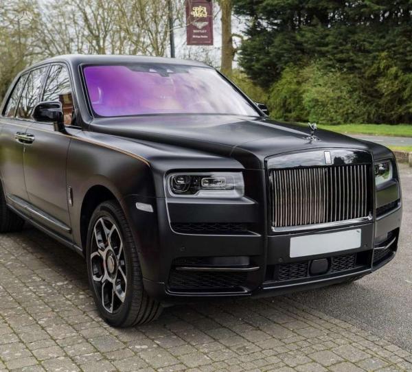Черный Ролс Ройс Cullinan 2022 в Плунге, объемом двигателя 0.00 л и пробегом 34 тыс. км за 380000 €, фото 1 на AUTOMOTO.COM.LV