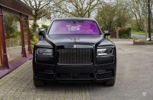 Черный Ролс Ройс Cullinan 2022 в Плунге, объемом двигателя 0.00 л и пробегом 34 тыс. км за 380000 €, фото 4 на AUTOMOTO.COM.LV