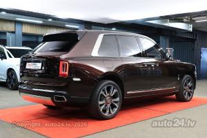 Sarkans Rolls-Royce Cullinan 2020 Tallina, ar dzinēja tilpumu 6.70 L un nobraukumu 72 tūkst. km par 344900 €, foto 4 vietnē AUTOMOTO.COM.LV