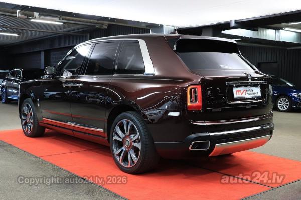 Sarkans Rolls-Royce Cullinan 2020 Tallina, ar dzinēja tilpumu 6.70 L un nobraukumu 72 tūkst. km par 344900 €, foto 5 vietnē AUTOMOTO.COM.LV