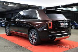 Sarkans Rolls-Royce Cullinan 2020 Tallina, ar dzinēja tilpumu 6.70 L un nobraukumu 72 tūkst. km par 344900 €, foto 5 vietnē AUTOMOTO.COM.LV