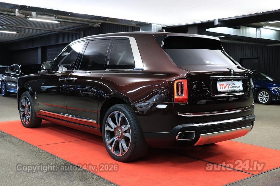 Sarkans Rolls-Royce Cullinan 2020 Tallina, ar dzinēja tilpumu 6.70 L un nobraukumu 72 tūkst. km par 344900 €, foto 5 vietnē AUTOMOTO.COM.LV