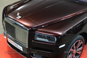 Sarkans Rolls-Royce Cullinan 2020 Tallina, ar dzinēja tilpumu 6.70 L un nobraukumu 72 tūkst. km par 344900 €, foto 6 vietnē AUTOMOTO.COM.LV