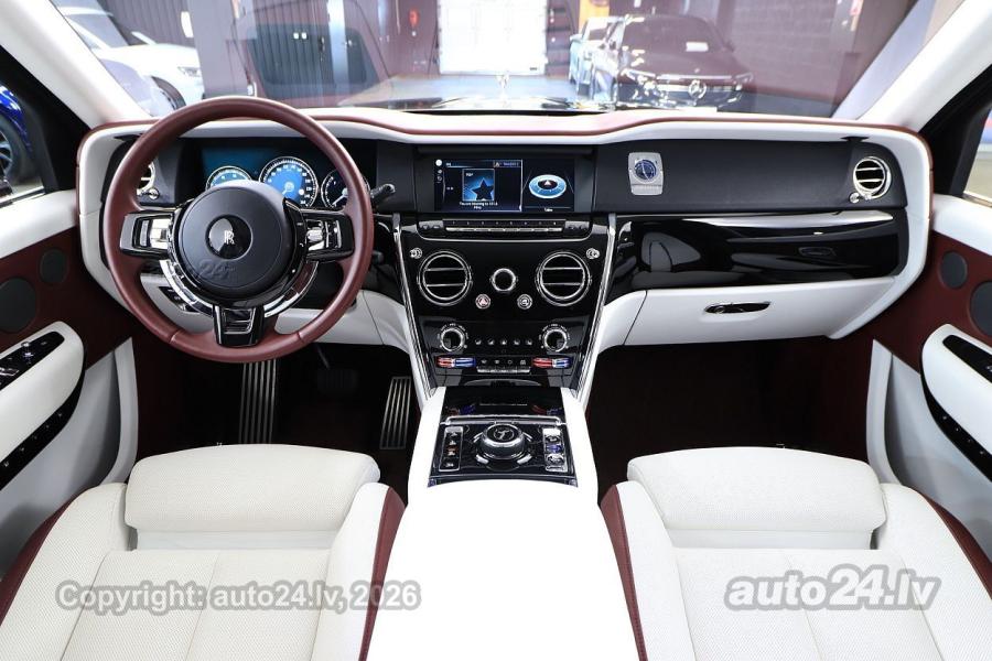 Sarkans Rolls-Royce Cullinan 2020 Tallina, ar dzinēja tilpumu 6.70 L un nobraukumu 72 tūkst. km par 344900 €, foto 11 vietnē AUTOMOTO.COM.LV