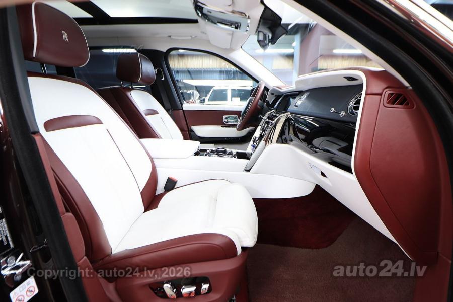 Sarkans Rolls-Royce Cullinan 2020 Tallina, ar dzinēja tilpumu 6.70 L un nobraukumu 72 tūkst. km par 344900 €, foto 13 vietnē AUTOMOTO.COM.LV