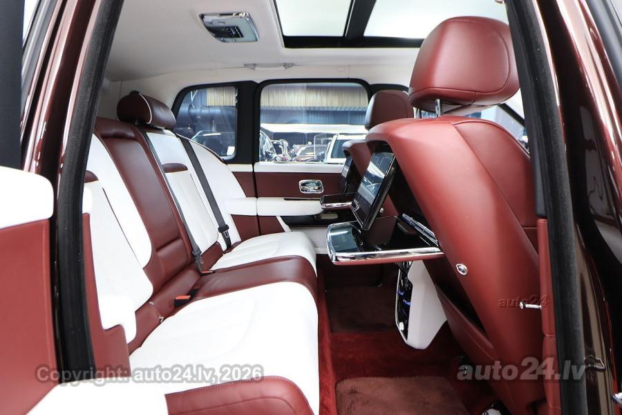 Sarkans Rolls-Royce Cullinan 2020 Tallina, ar dzinēja tilpumu 6.70 L un nobraukumu 72 tūkst. km par 344900 €, foto 14 vietnē AUTOMOTO.COM.LV