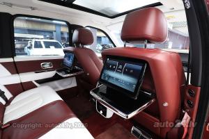 Sarkans Rolls-Royce Cullinan 2020 Tallina, ar dzinēja tilpumu 6.70 L un nobraukumu 72 tūkst. km par 344900 €, foto 15 vietnē AUTOMOTO.COM.LV