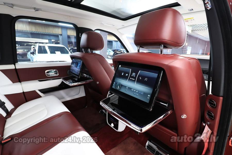 Sarkans Rolls-Royce Cullinan 2020 Tallina, ar dzinēja tilpumu 6.70 L un nobraukumu 72 tūkst. km par 344900 €, foto 15 vietnē AUTOMOTO.COM.LV