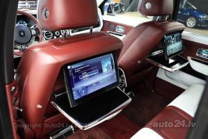 Sarkans Rolls-Royce Cullinan 2020 Tallina, ar dzinēja tilpumu 6.70 L un nobraukumu 72 tūkst. km par 344900 €, foto 16 vietnē AUTOMOTO.COM.LV
