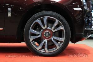 Sarkans Rolls-Royce Cullinan 2020 Tallina, ar dzinēja tilpumu 6.70 L un nobraukumu 72 tūkst. km par 344900 €, foto 30 vietnē AUTOMOTO.COM.LV