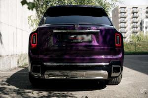 Фиолетовый Ролс Ройс Cullinan 2025 в Вильнюс, объемом двигателя 6.75 л и пробегом 8 тыс. км за 549500 €, фото 13 на AUTOMOTO.COM.LV
