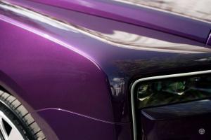 Фиолетовый Ролс Ройс Cullinan 2025 в Вильнюс, объемом двигателя 6.75 л и пробегом 8 тыс. км за 549500 €, фото 17 на AUTOMOTO.COM.LV