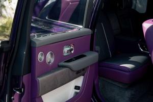 Фиолетовый Ролс Ройс Cullinan 2025 в Вильнюс, объемом двигателя 6.75 л и пробегом 8 тыс. км за 549500 €, фото 22 на AUTOMOTO.COM.LV