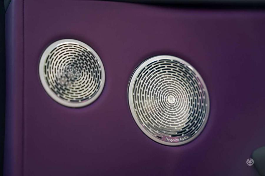 Фиолетовый Ролс Ройс Cullinan 2025 в Вильнюс, объемом двигателя 6.75 л и пробегом 8 тыс. км за 549500 €, фото 23 на AUTOMOTO.COM.LV