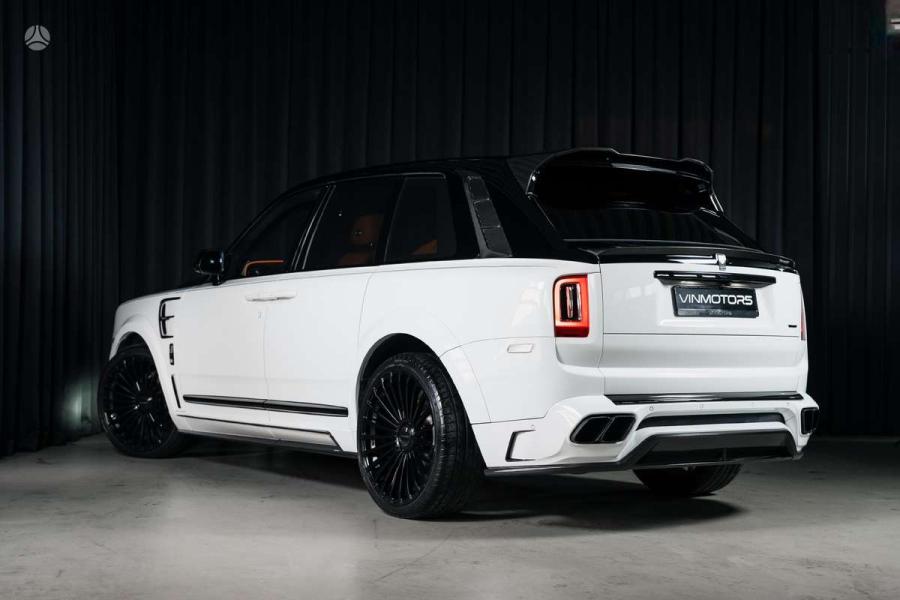 White Rolls-Royce Cullinan 2020 in Vilnius, with an engine capacity of 6.75 L and mileage of 33 thousand km for 449000 €, photo 6 on AUTOMOTO.COM.LV