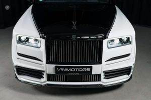 White Rolls-Royce Cullinan 2020 in Vilnius, with an engine capacity of 6.75 L and mileage of 33 thousand km for 449000 €, photo 11 on AUTOMOTO.COM.LV
