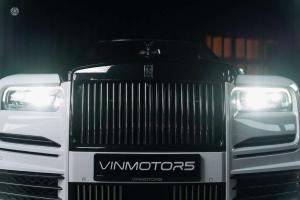 Balts Rolls-Royce Cullinan 2020 Viļņa, ar dzinēja tilpumu 6.75 L un nobraukumu 33 tūkst. km par 439000 €, foto 13 vietnē AUTOMOTO.COM.LV