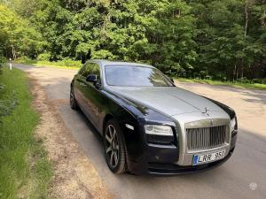 Zils Rolls-Royce Ghost 2012 Viļņa, ar dzinēja tilpumu 6.59 L un nobraukumu 300 tūkst. km par 85000 €, foto  vietnē AUTOMOTO.COM.LV
