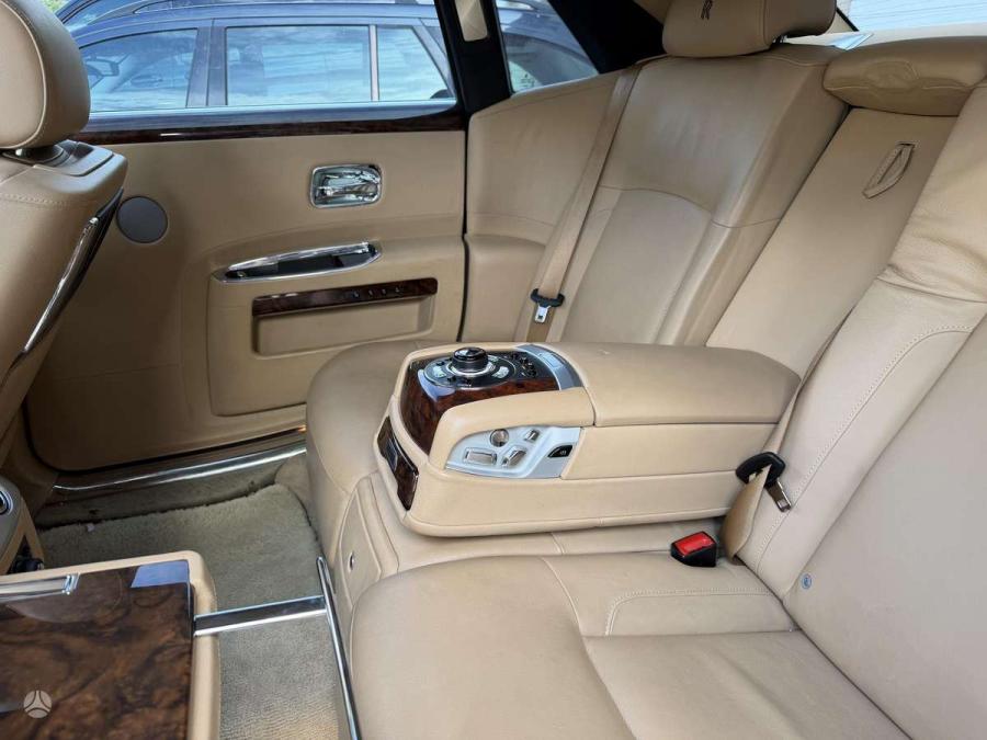 Zils Rolls-Royce Ghost 2012 Viļņa, ar dzinēja tilpumu 6.59 L un nobraukumu 300 tūkst. km par 85000 €, foto 11 vietnē AUTOMOTO.COM.LV