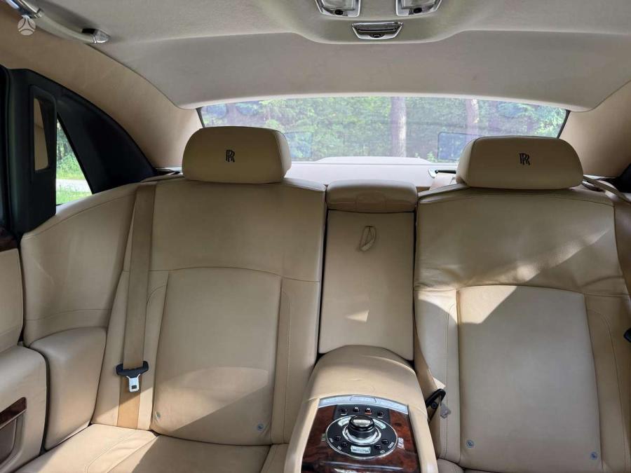 Zils Rolls-Royce Ghost 2012 Viļņa, ar dzinēja tilpumu 6.59 L un nobraukumu 300 tūkst. km par 85000 €, foto 18 vietnē AUTOMOTO.COM.LV