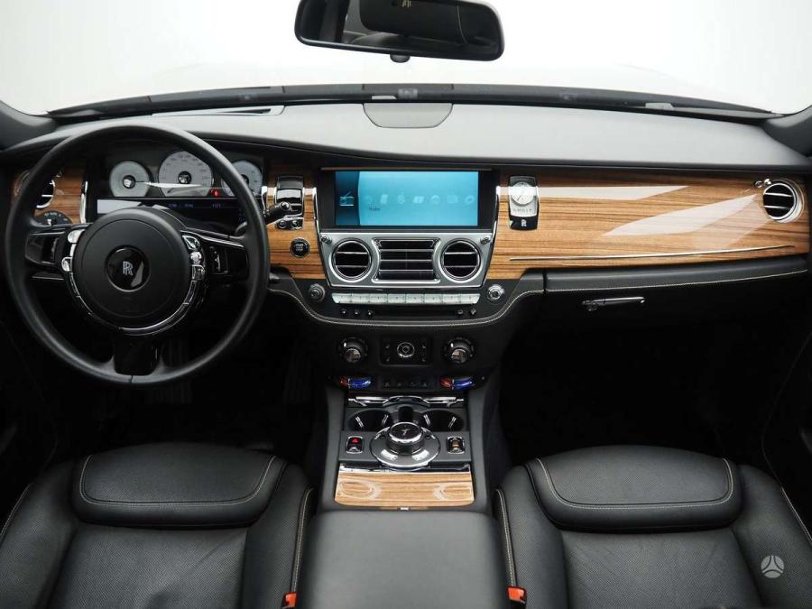 Pelēks Rolls-Royce Ghost 2015 Viļņa, ar dzinēja tilpumu 6.59 L un nobraukumu 73 tūkst. km par 149000 €, foto 18 vietnē AUTOMOTO.COM.LV