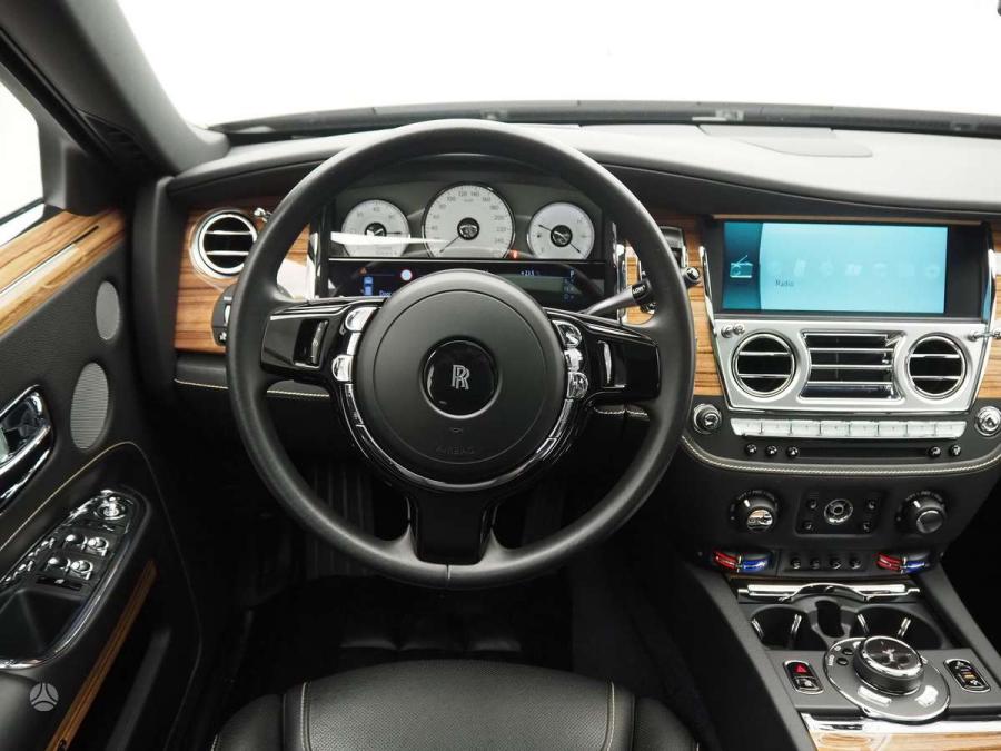 Pelēks Rolls-Royce Ghost 2015 Viļņa, ar dzinēja tilpumu 6.59 L un nobraukumu 73 tūkst. km par 149000 €, foto 20 vietnē AUTOMOTO.COM.LV