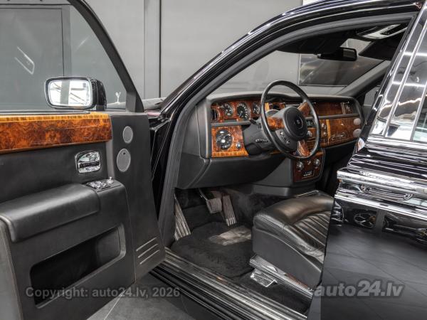 Black Rolls-Royce Phantom 2006 in Tallinn, with an engine capacity of 6.80 L and mileage of 137 thousand km for 99900 €, photo 5 on AUTOMOTO.COM.LV