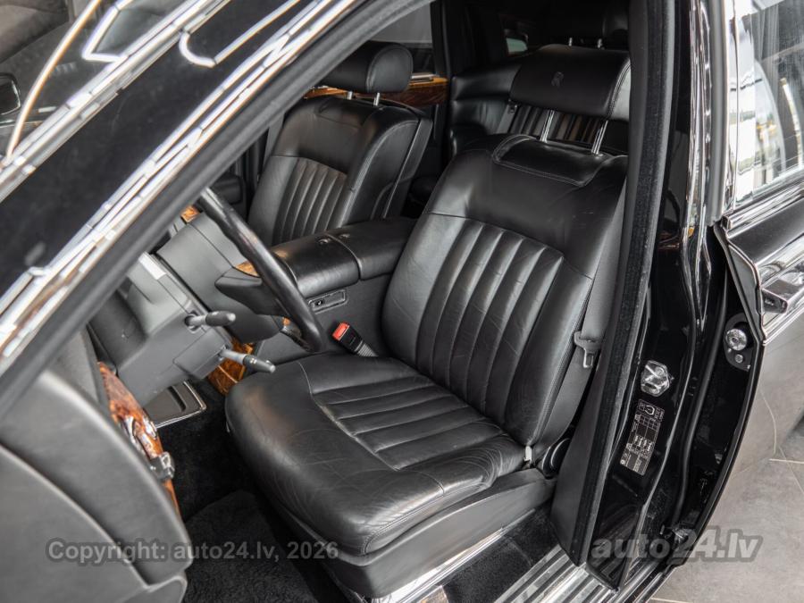 Black Rolls-Royce Phantom 2006 in Tallinn, with an engine capacity of 6.80 L and mileage of 137 thousand km for 99900 €, photo 7 on AUTOMOTO.COM.LV