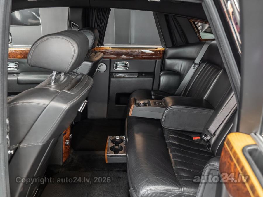 Black Rolls-Royce Phantom 2006 in Tallinn, with an engine capacity of 6.80 L and mileage of 137 thousand km for 99900 €, photo 9 on AUTOMOTO.COM.LV