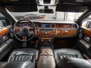 Black Rolls-Royce Phantom 2006 in Tallinn, with an engine capacity of 6.80 L and mileage of 137 thousand km for 99900 €, photo 10 on AUTOMOTO.COM.LV