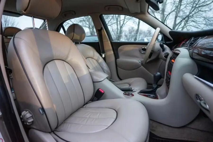 Brūns Rover 75 1999 Liepāja, ar dzinēja tilpumu 2.50 L un nobraukumu 168 tūkst. km par 2200 €, foto 13 vietnē AUTOMOTO.COM.LV