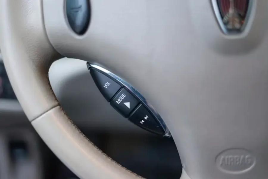 Brūns Rover 75 1999 Liepāja, ar dzinēja tilpumu 2.50 L un nobraukumu 168 tūkst. km par 2200 €, foto 19 vietnē AUTOMOTO.COM.LV