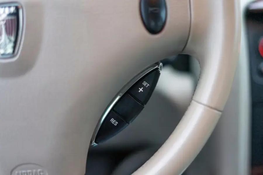 Brūns Rover 75 1999 Liepāja, ar dzinēja tilpumu 2.50 L un nobraukumu 168 tūkst. km par 2200 €, foto 20 vietnē AUTOMOTO.COM.LV