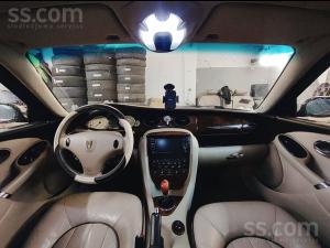 Sarkans Rover 75 1999 Liepāja, ar dzinēja tilpumu 2.00 L un nobraukumu 380 tūkst. km par 1999 €, foto 12 vietnē AUTOMOTO.COM.LV
