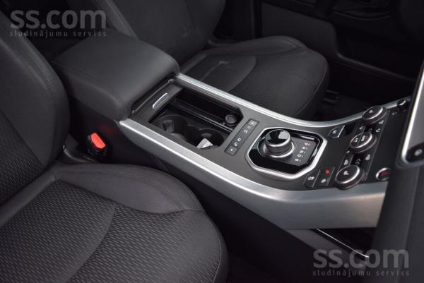 Black Rover Range Rover 2017 in Riga, with an engine capacity of 2.00 L and mileage of 156 thousand km for 12500 €, photo 7 on AUTOMOTO.COM.LV