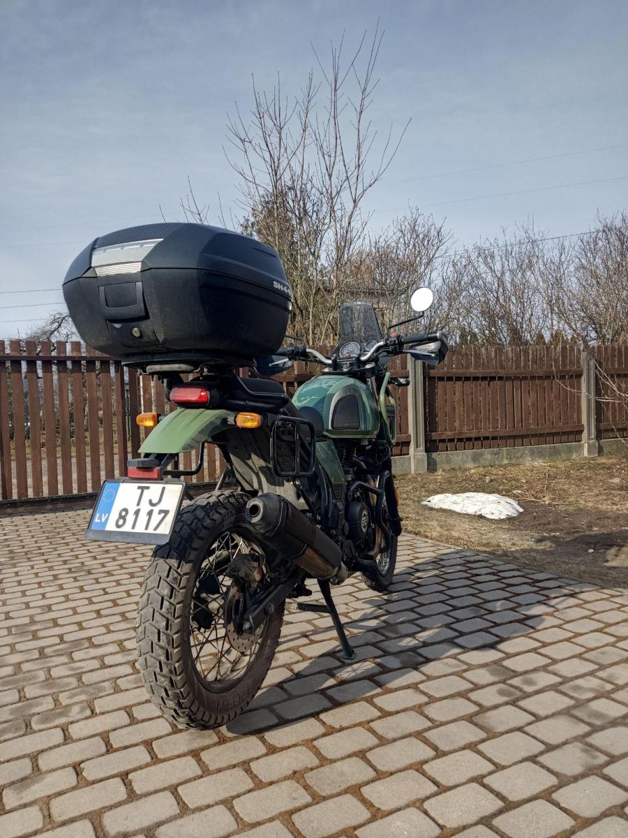 Green Royal Enfield Himalayan 2022 in Riga, with an engine capacity of 0.80 L and mileage of 7 thousand km for 3200 €, photo 4 on AUTOMOTO.COM.LV