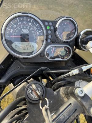 Роял Энфилд Himalayan 2021 в Рига, объемом двигателя 0.41 л и пробегом 0 тыс. км за 3700 €, фото 3 на AUTOMOTO.COM.LV