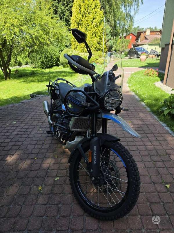 Роял Энфилд Himalayan 2024 в Вильнюс, объемом двигателя 0.45 л и пробегом 5 тыс. км за 6200 €, фото 2 на AUTOMOTO.COM.LV