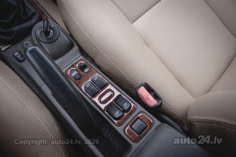 Melns Saab 9-3 1998 Tartu, ar dzinēja tilpumu 2.00 L un nobraukumu 263 tūkst. km par 4500 €, foto 27 vietnē AUTOMOTO.COM.LV