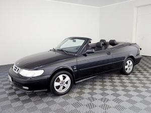 Black Saab 9-3 2002 in Tallinn, with an engine capacity of 2.00 L and mileage of 269 thousand km for 1599 €, photo 3 on AUTOMOTO.COM.LV