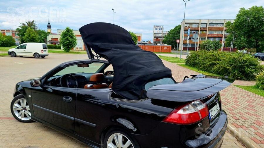 Black Saab 9-3 2004 in Riga, with an engine capacity of 2.00 L and mileage of 297 thousand km for 4700 €, photo 15 on AUTOMOTO.COM.LV